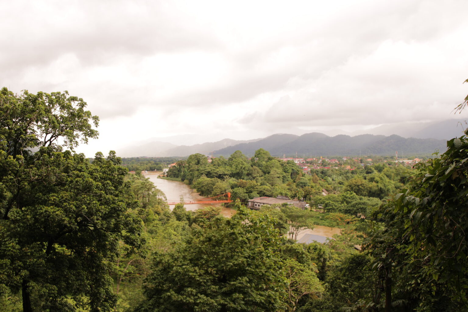 Lao Community Service Center