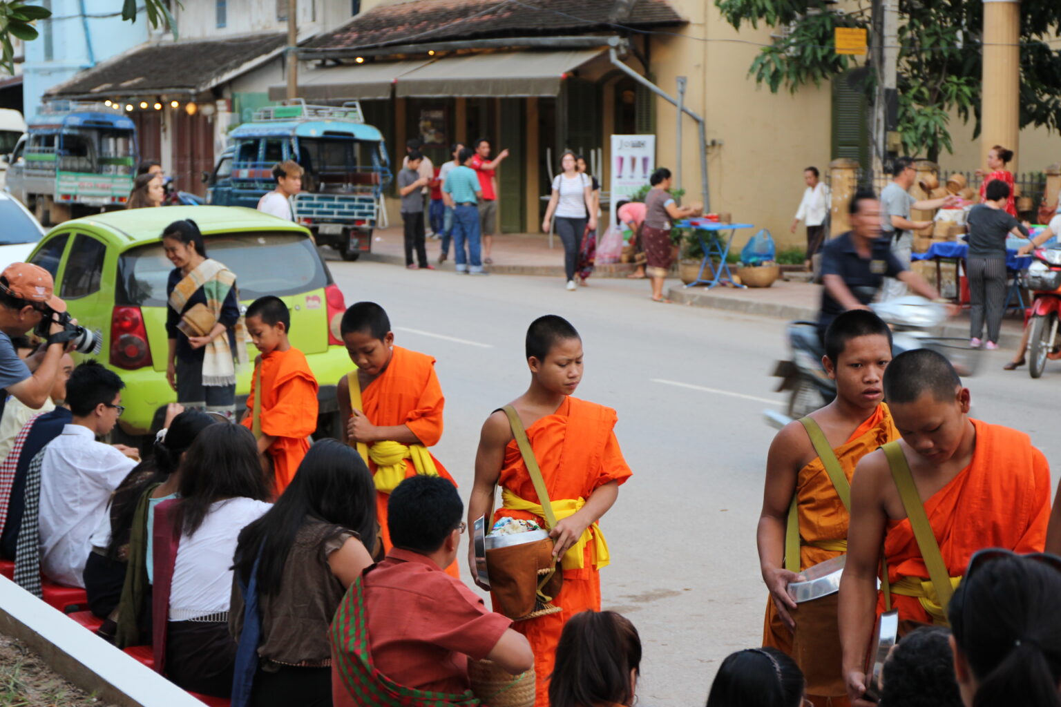 Lao Community Service Center